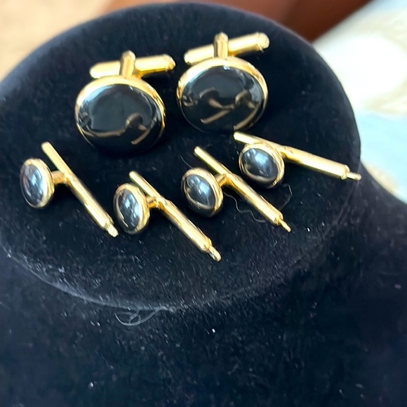 Vintage | Accessories | Cuff Links Black Onyx And Gold Tone Tuxedo ...